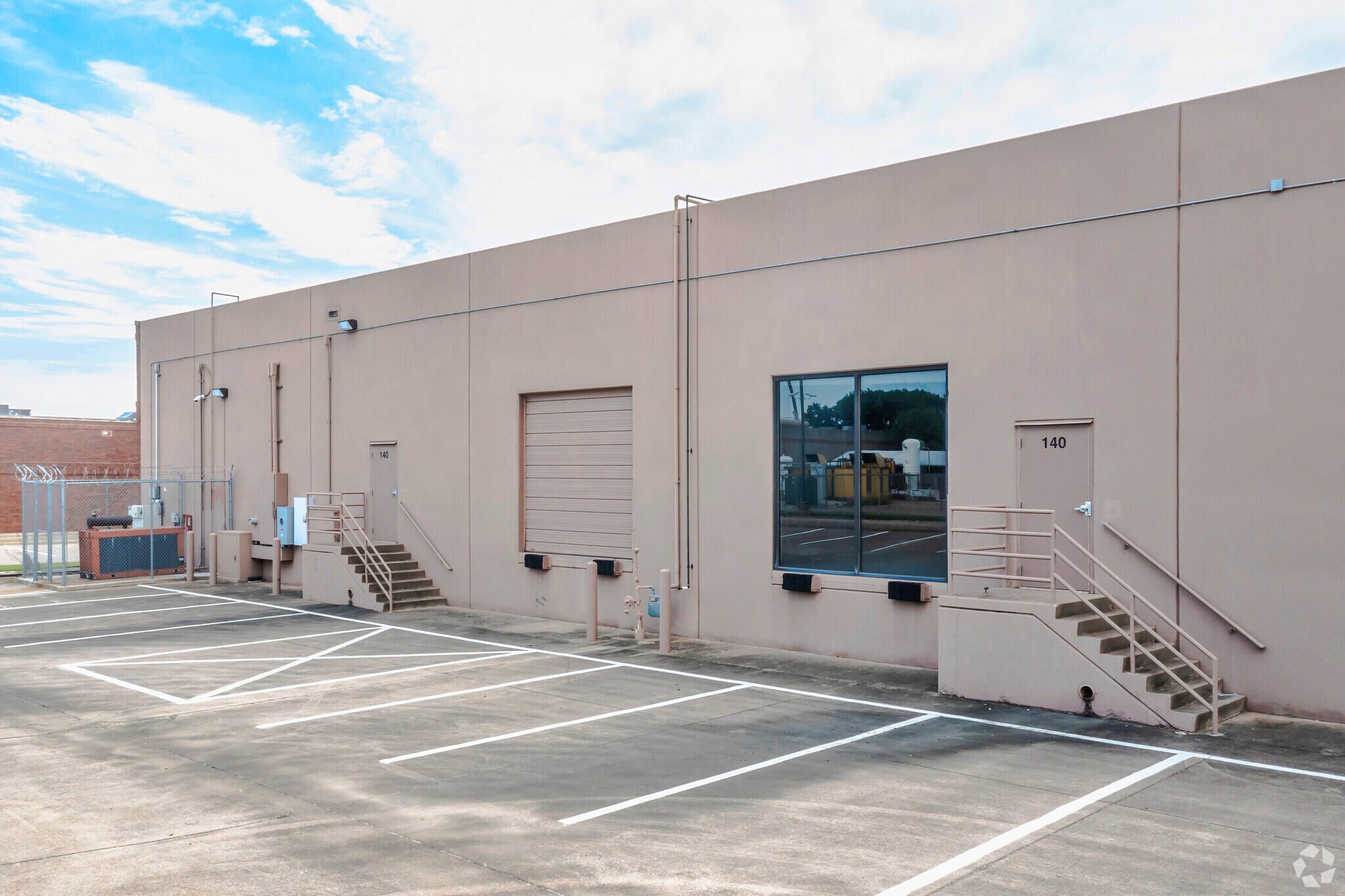 850 E Arapaho Rd, Richardson, TX 75081 - Arapaho Place | LoopNet