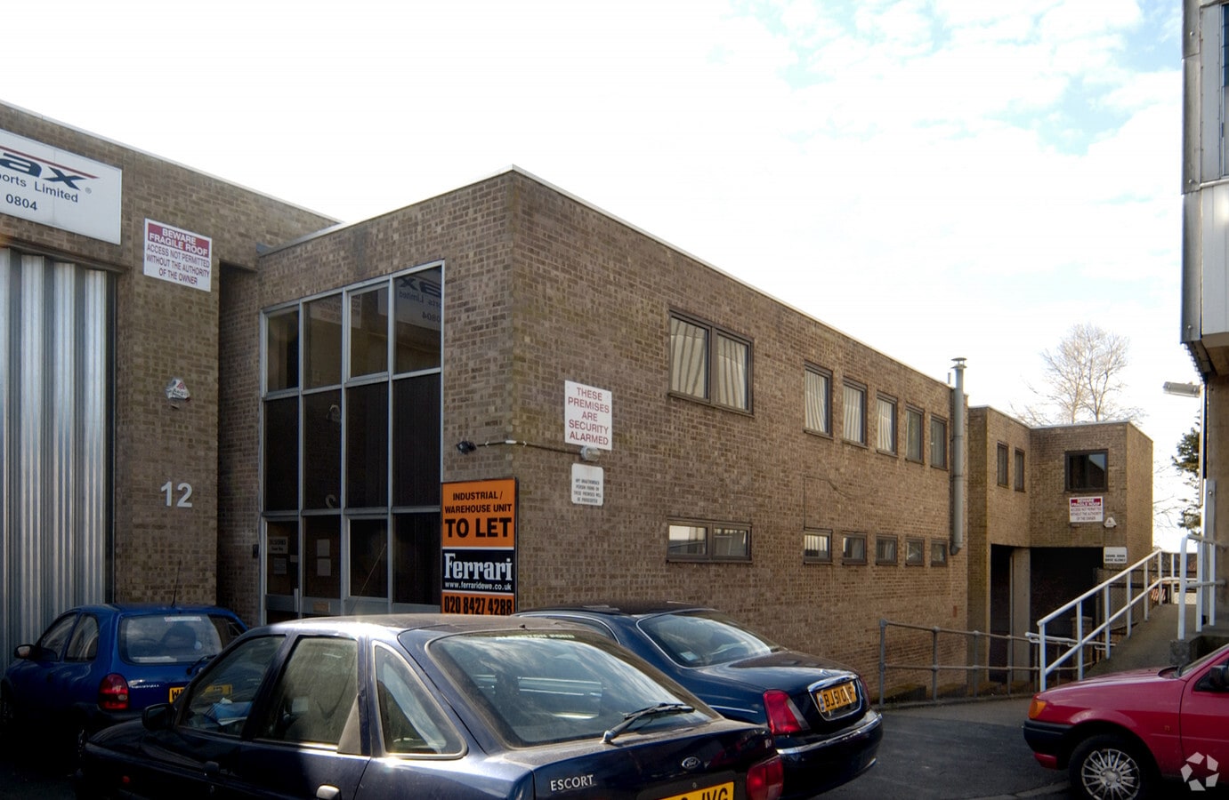 14 Brember Rd, Harrow, HA2 8AX | LoopNet