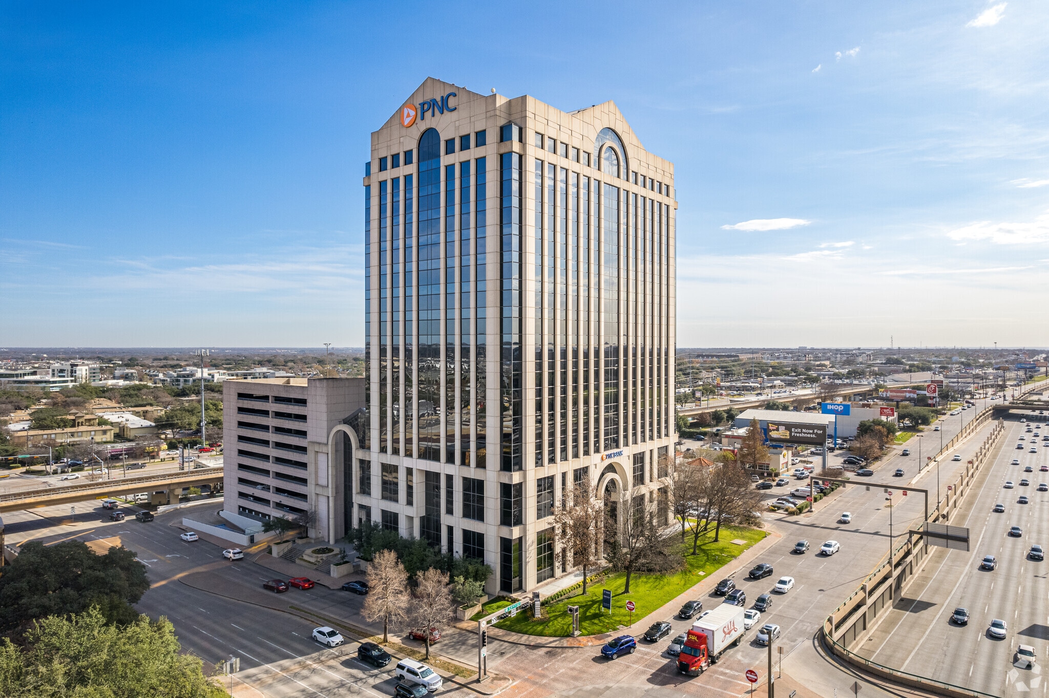 8080 N Central Expy, Dallas, TX 75206 - 8080 NCX | LoopNet