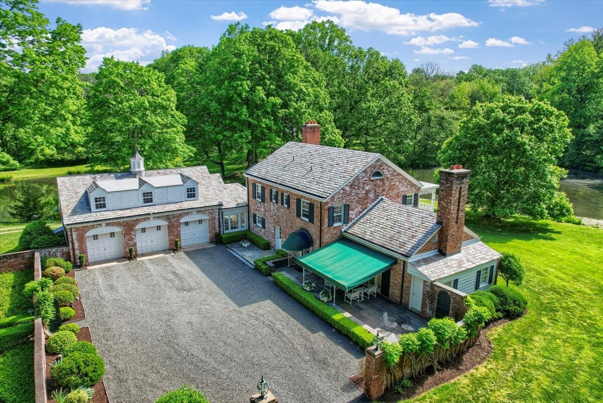 10 Viola Rd, Montebello, NY 10901 - Specialty for Sale | LoopNet