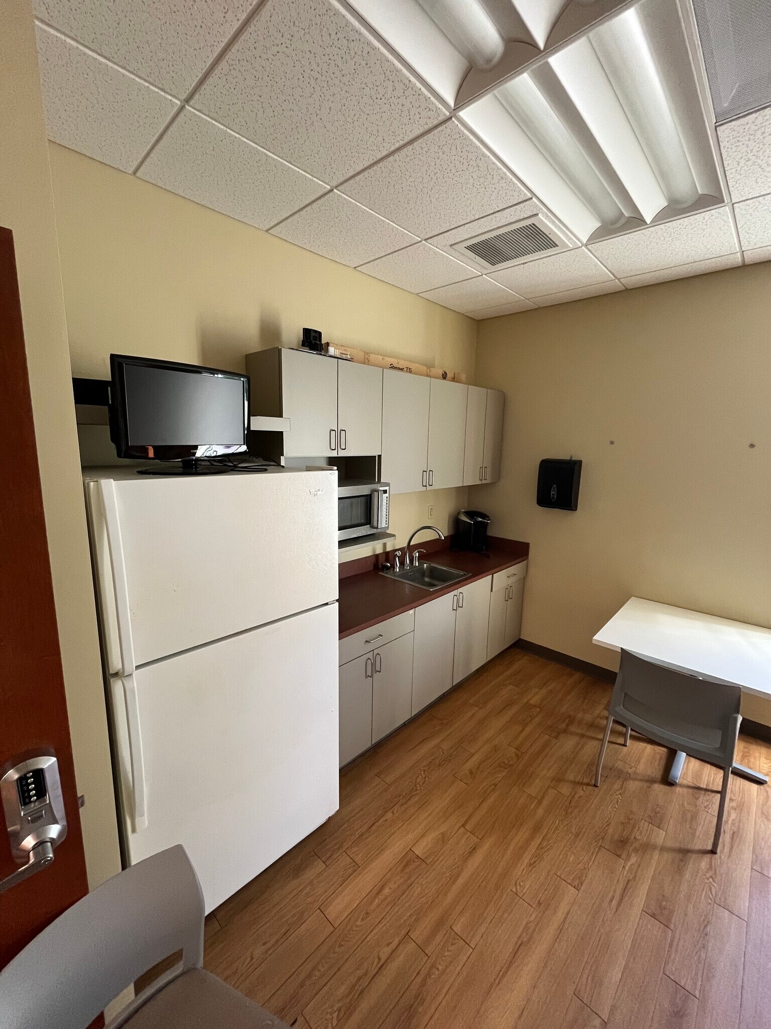 136 Twin Oaks Rd, Dobson, NC 27017 - Retail for Lease | LoopNet