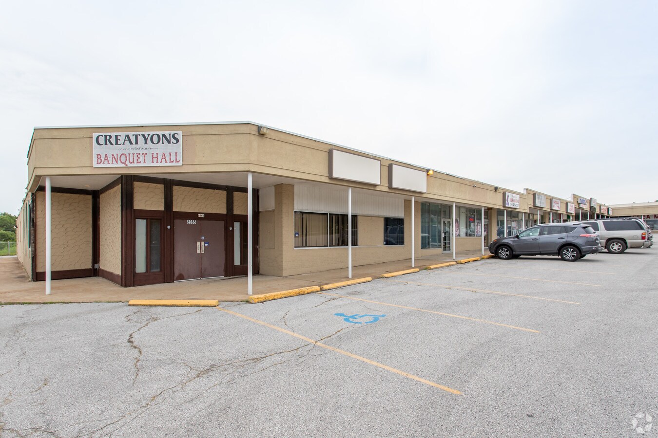 8925-8965 Natural Bridge Rd, Saint Louis, MO 63121 | LoopNet