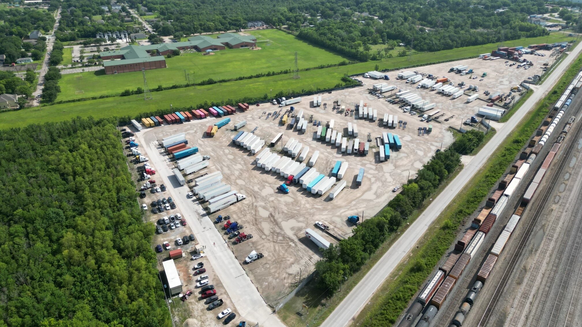 8357 Liberty Rd, Houston, TX 77028 - Semi-Stow: Superior Truck ...