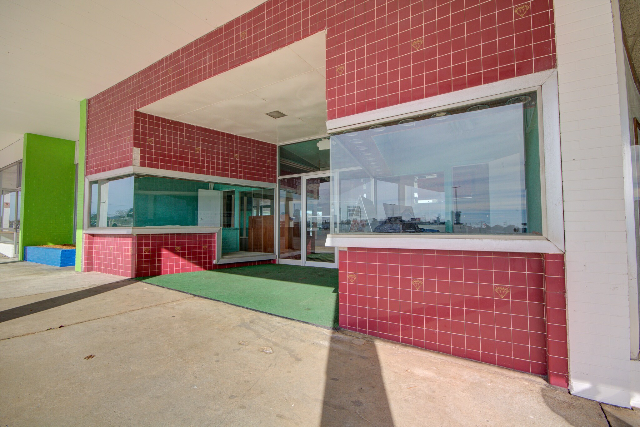 1520 6th Ave SE, Decatur, AL 35601 - Decatur Shopping Center | LoopNet