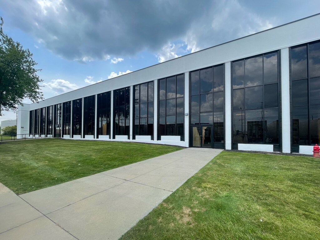 16485 Rockside Rd, Maple Heights, OH 44137 - Rockside Rd Maple Hts Ohio ...