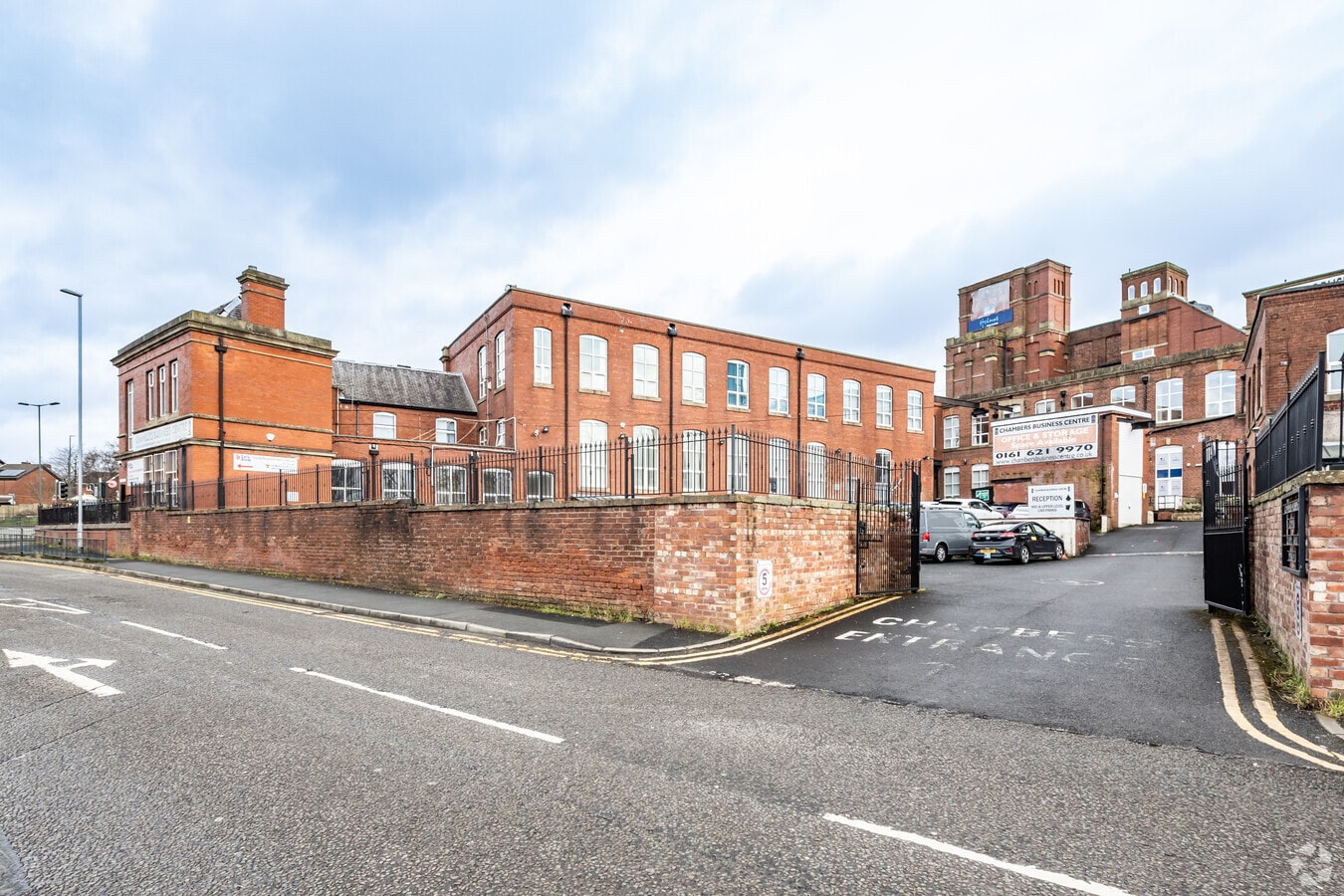 Chapel Rd, Oldham, OL8 4QQ - Chambers Business Centre | LoopNet