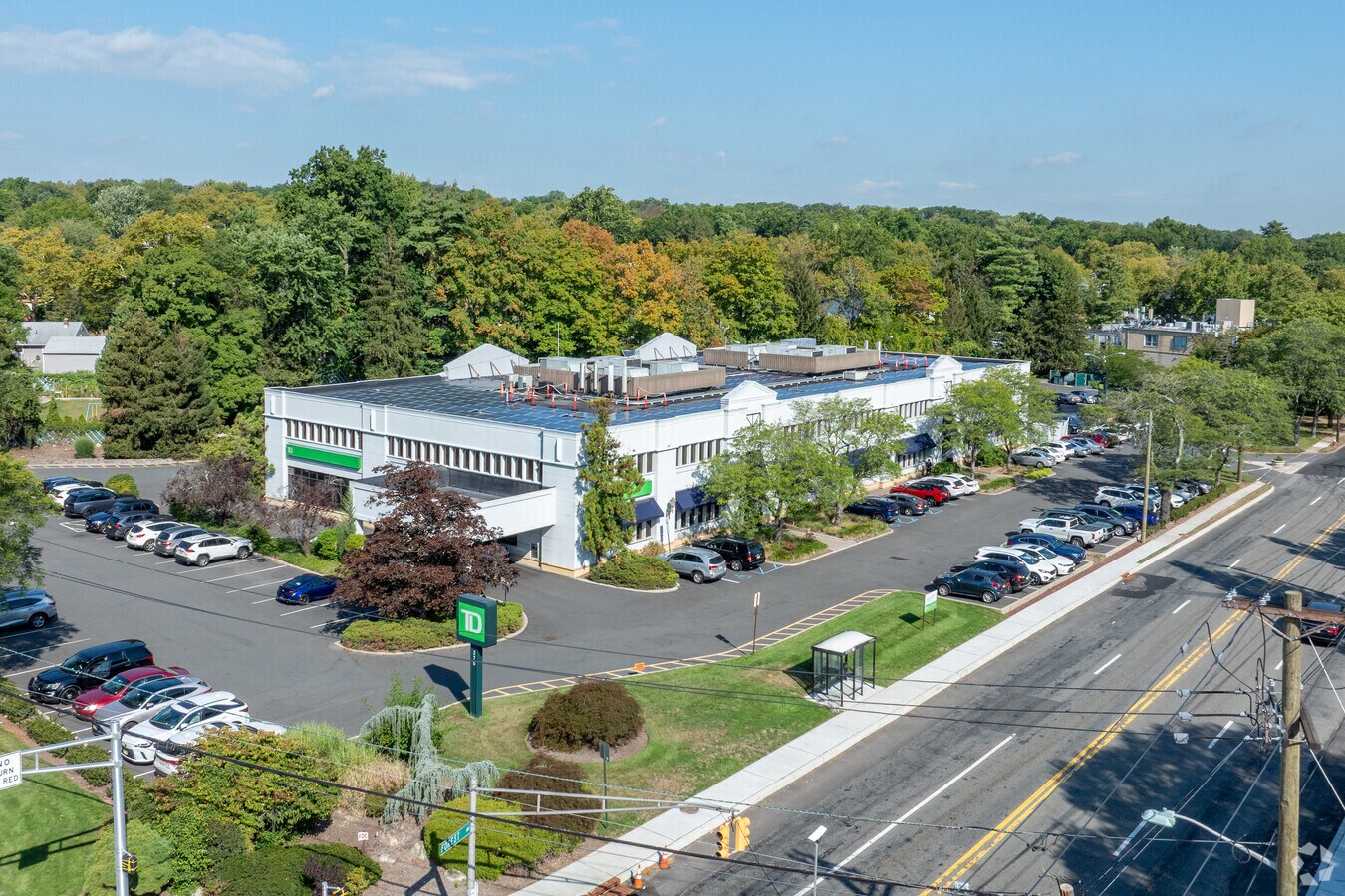 275-277 Forest Ave, Paramus, NJ 07652 - Med/Office Strip + Bank Drive-Thru End Cap | LoopNet