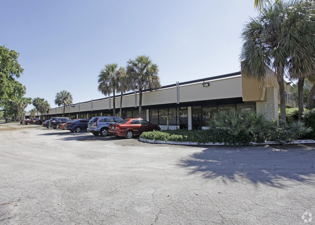 6047 Kimberly Blvd, North Lauderdale, FL 33068 | LoopNet