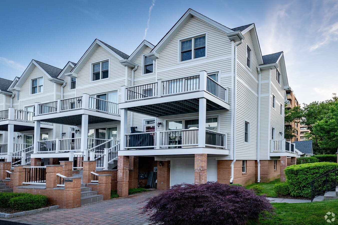 168-06 Powells Cove Blvd, Beechhurst, NY 11357 | LoopNet