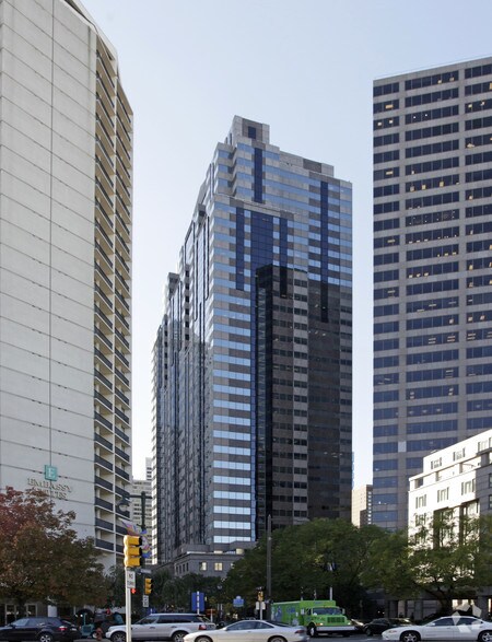 100 N 18th St, Philadelphia, PA, 19103 - Coworking Space on LoopNet.com