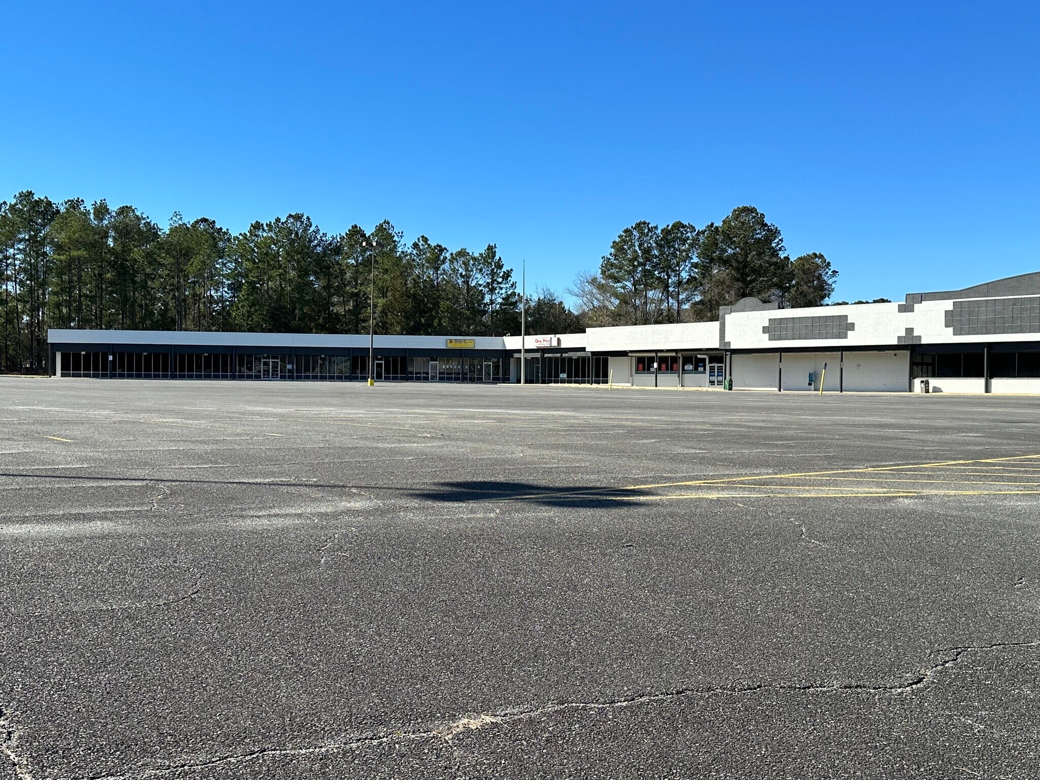 701 Riverside Ave, Waycross, GA 31501 - Pinehill Crossing | LoopNet