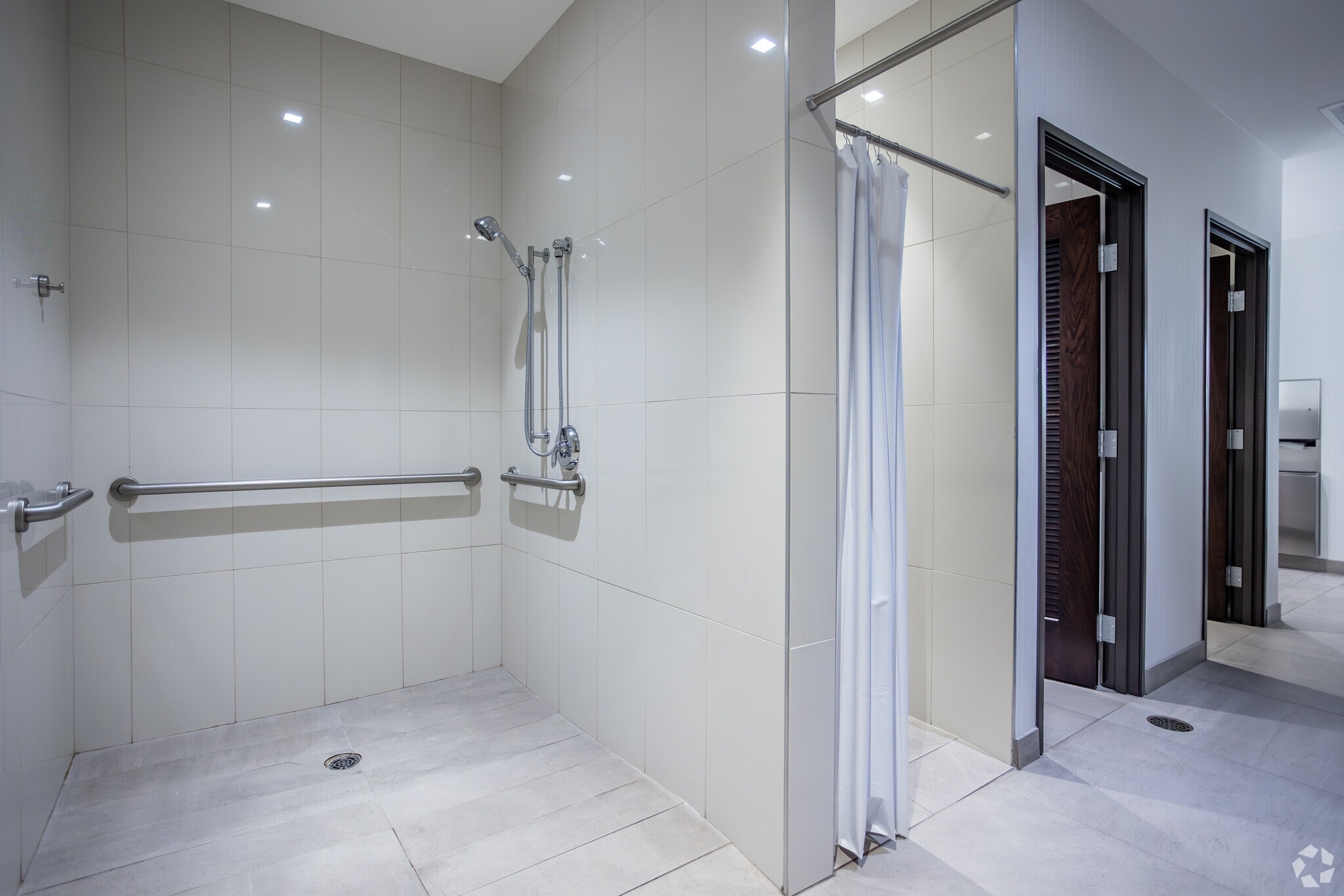 4201 Spring Valley Rd, Dallas, TX 75244 - Spring Valley | LoopNet