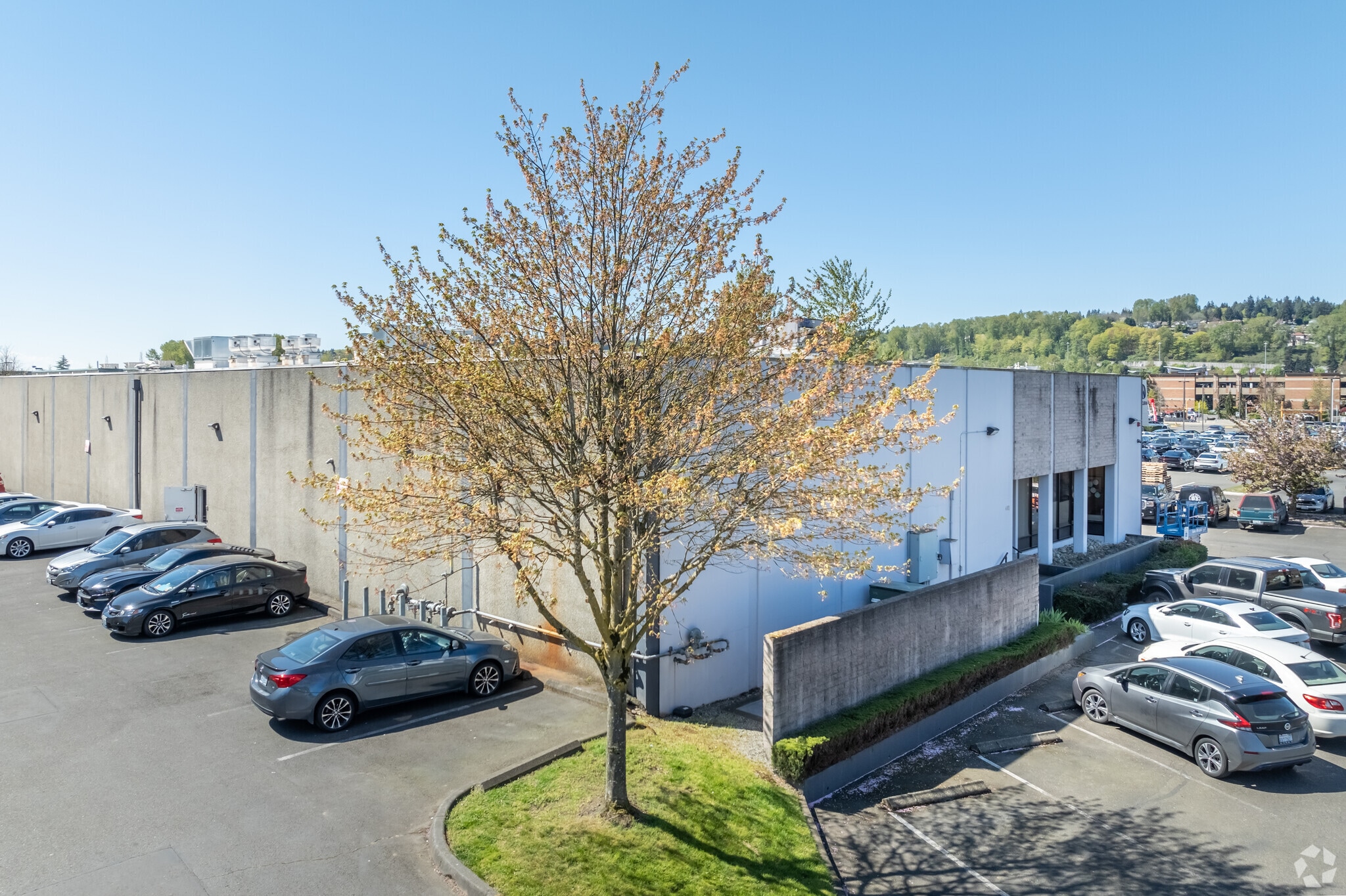 401 Baker Blvd, Tukwila, WA 98188 - Top Pot Doughnuts | LoopNet