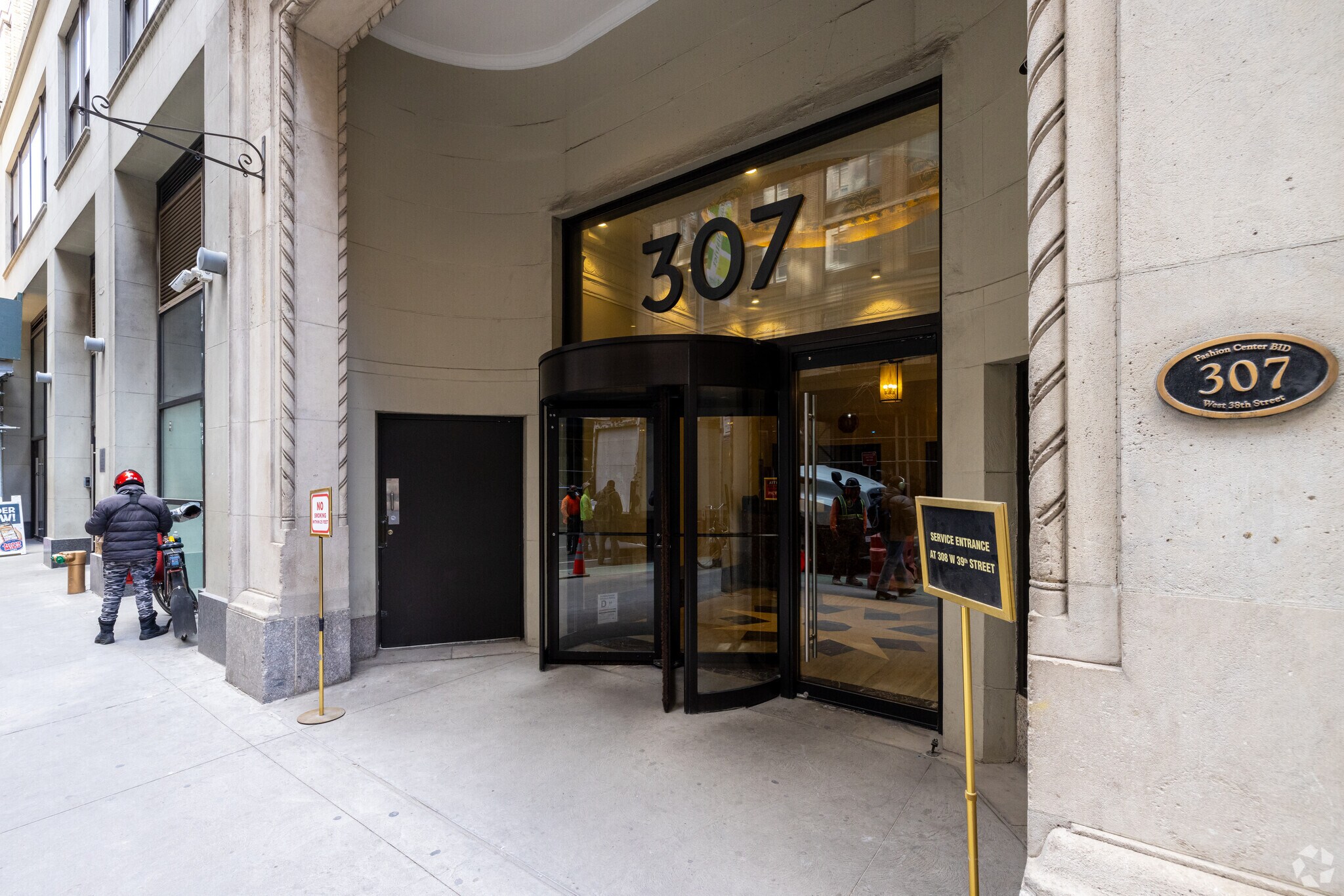 307 W 38th St, New York, NY 10018 - Office for Lease | LoopNet