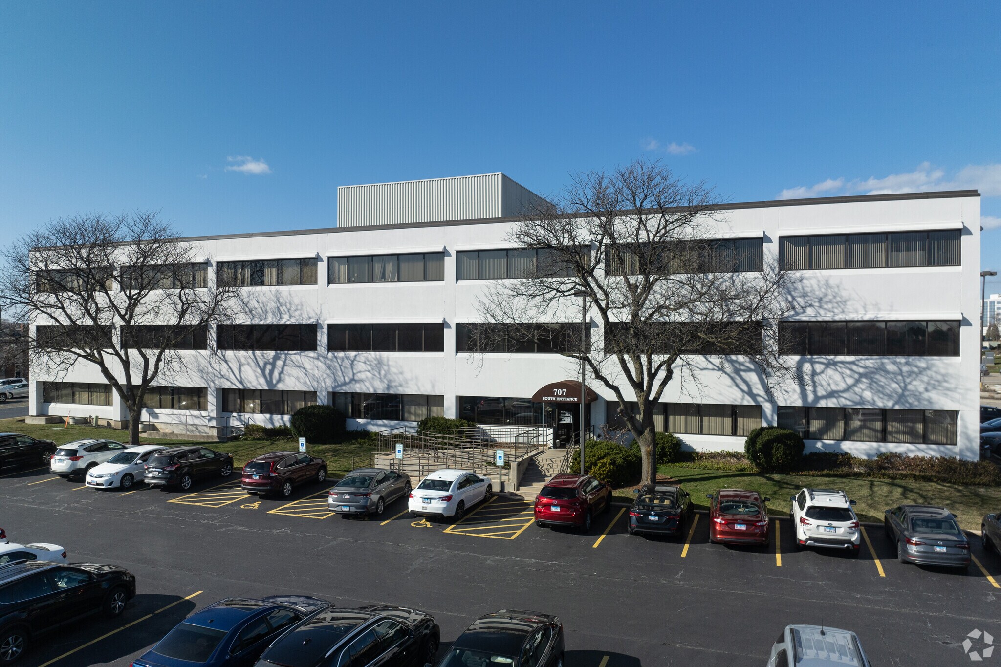 707 Lake Cook Rd, Deerfield, IL 60015 - Office for Lease | LoopNet