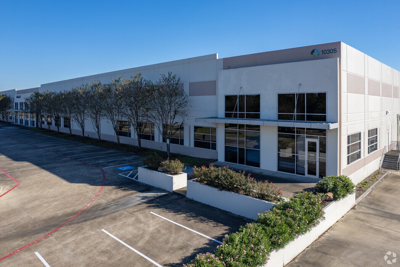 10305 Round Up Ln, Houston, TX 77064 | LoopNet