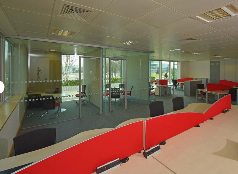 Northampton Rd, Manchester, M40 5BP - Fujitsu Office Building A | LoopNet