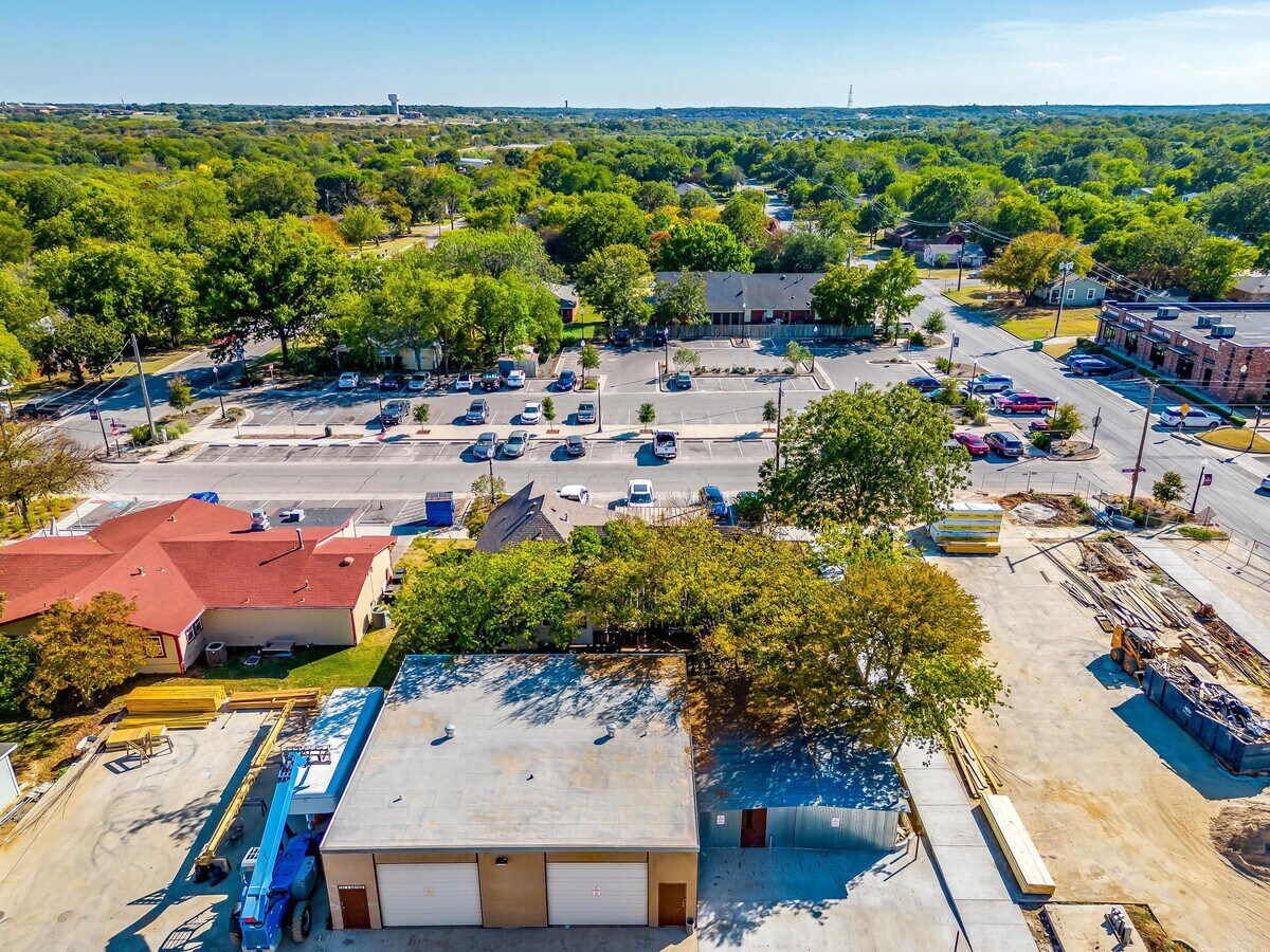 136 Bufford St, Burleson, TX 76028 | LoopNet