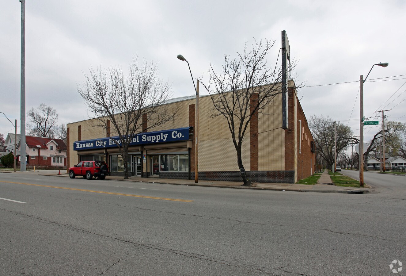 4451 Troost Ave, Kansas City, MO 64110 | LoopNet