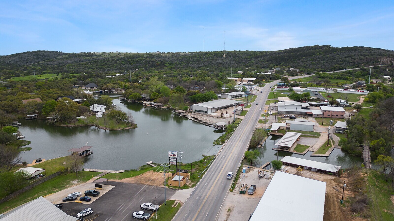 13902 W. FM 1431, Kingsland, TX 78639 - Lake LBJ Marineland Showroom ...