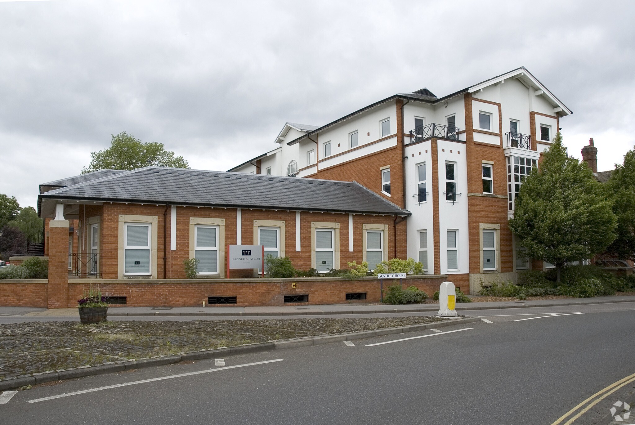 Union Rd, Farnham, GU9 7PT | LoopNet
