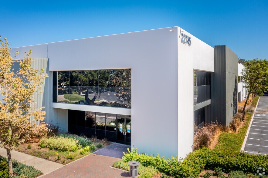 22745 Savi Ranch Pky, Yorba Linda, CA 92887 - Savi Tech Center | LoopNet