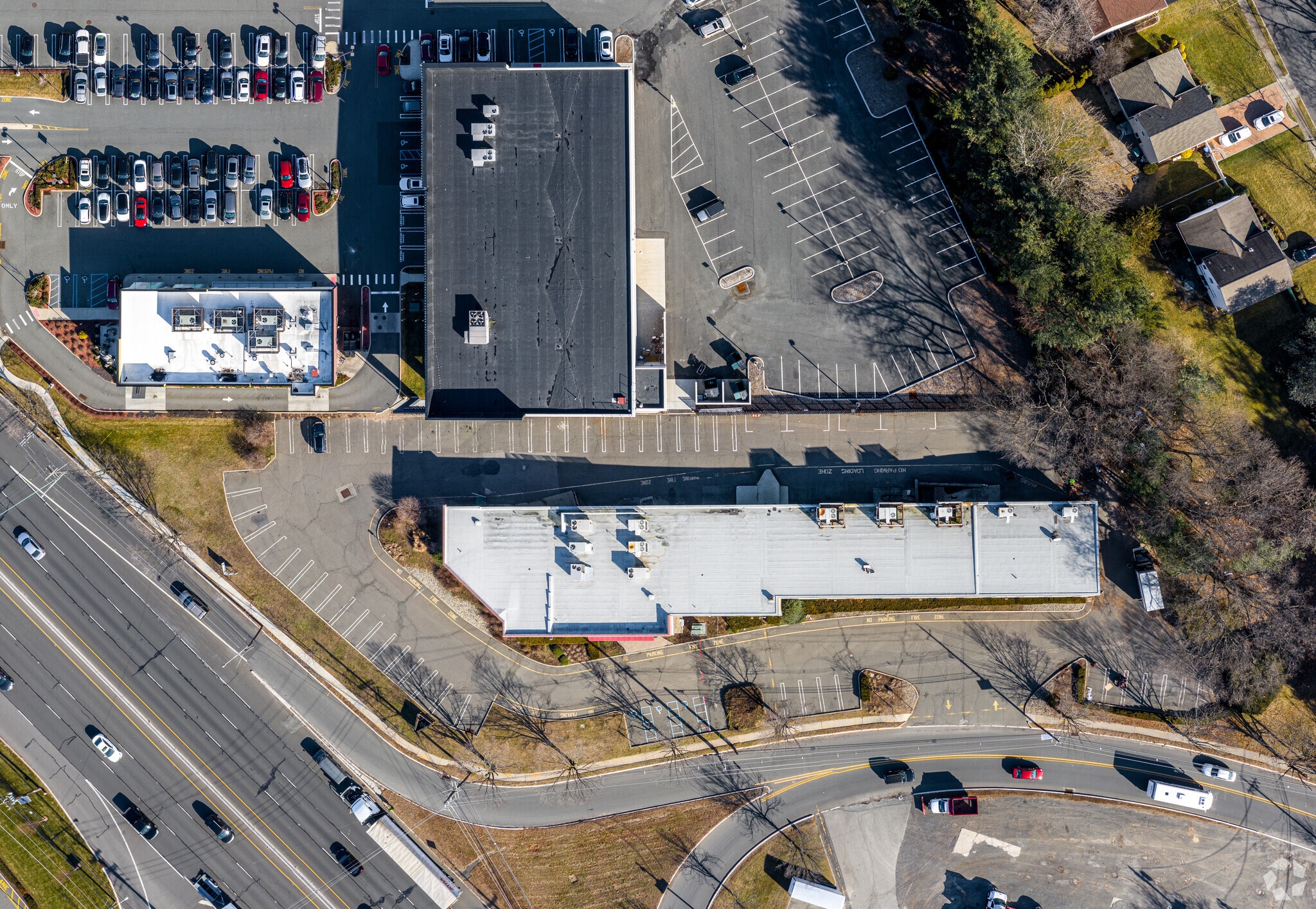 762-776 N State Rt 17, Paramus, NJ 07652 - Paramus Design Center | LoopNet