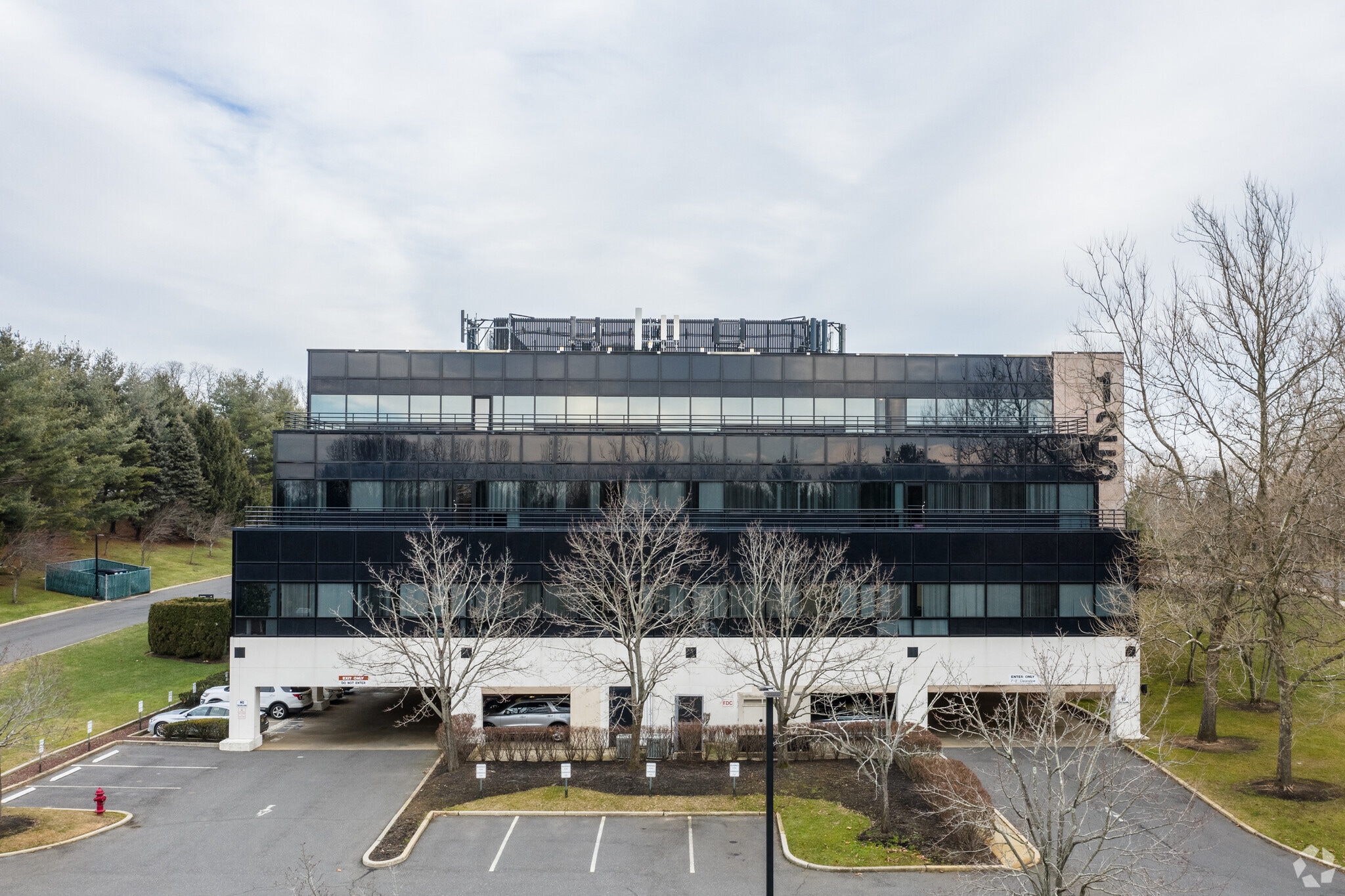 125 Half Mile Rd, Red Bank, NJ 07701 - Lincroft Office Center | LoopNet