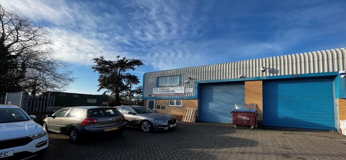 Eagle Centre Way, Luton, LU4 9US | LoopNet