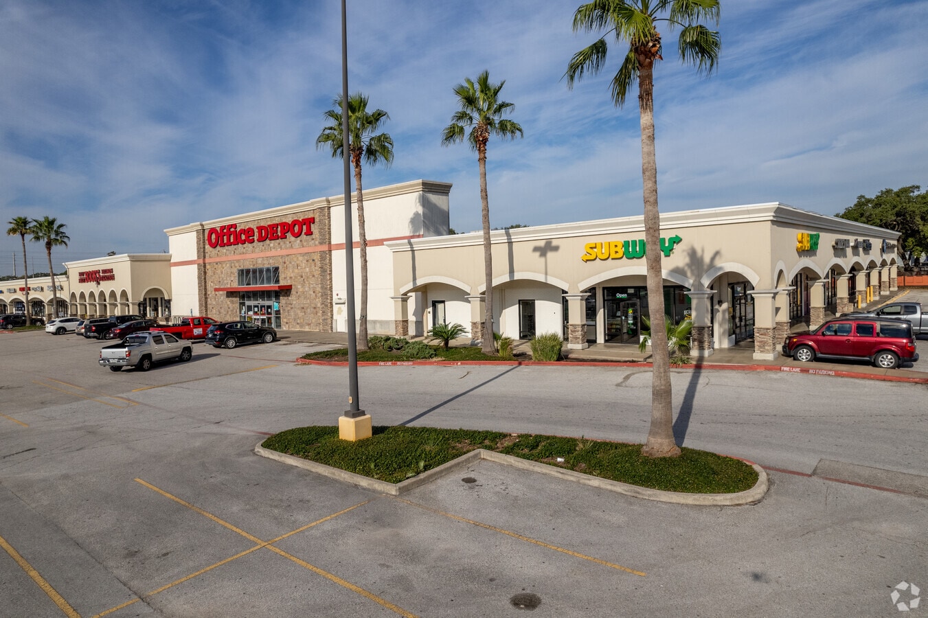 961 Nasa Pky, Houston, TX 77058 - Village Real Shopping Center | LoopNet