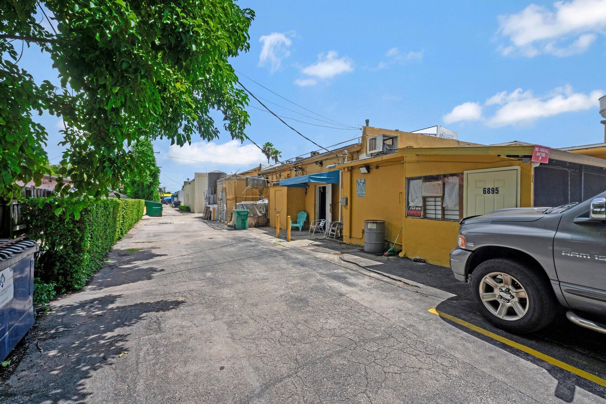 6891 SW 40th St, Miami, FL 33155 - Retail for Sale | LoopNet