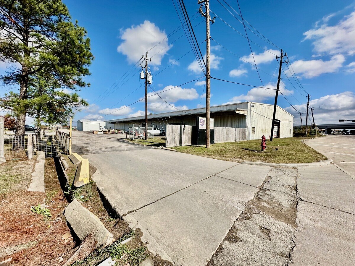 1605 Genoa Red Bluff Rd, Pasadena, TX 77504 - Building A | LoopNet