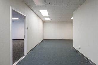 731-779 E Yosemite Ave, Merced, CA 95340 - Promenade Center | LoopNet