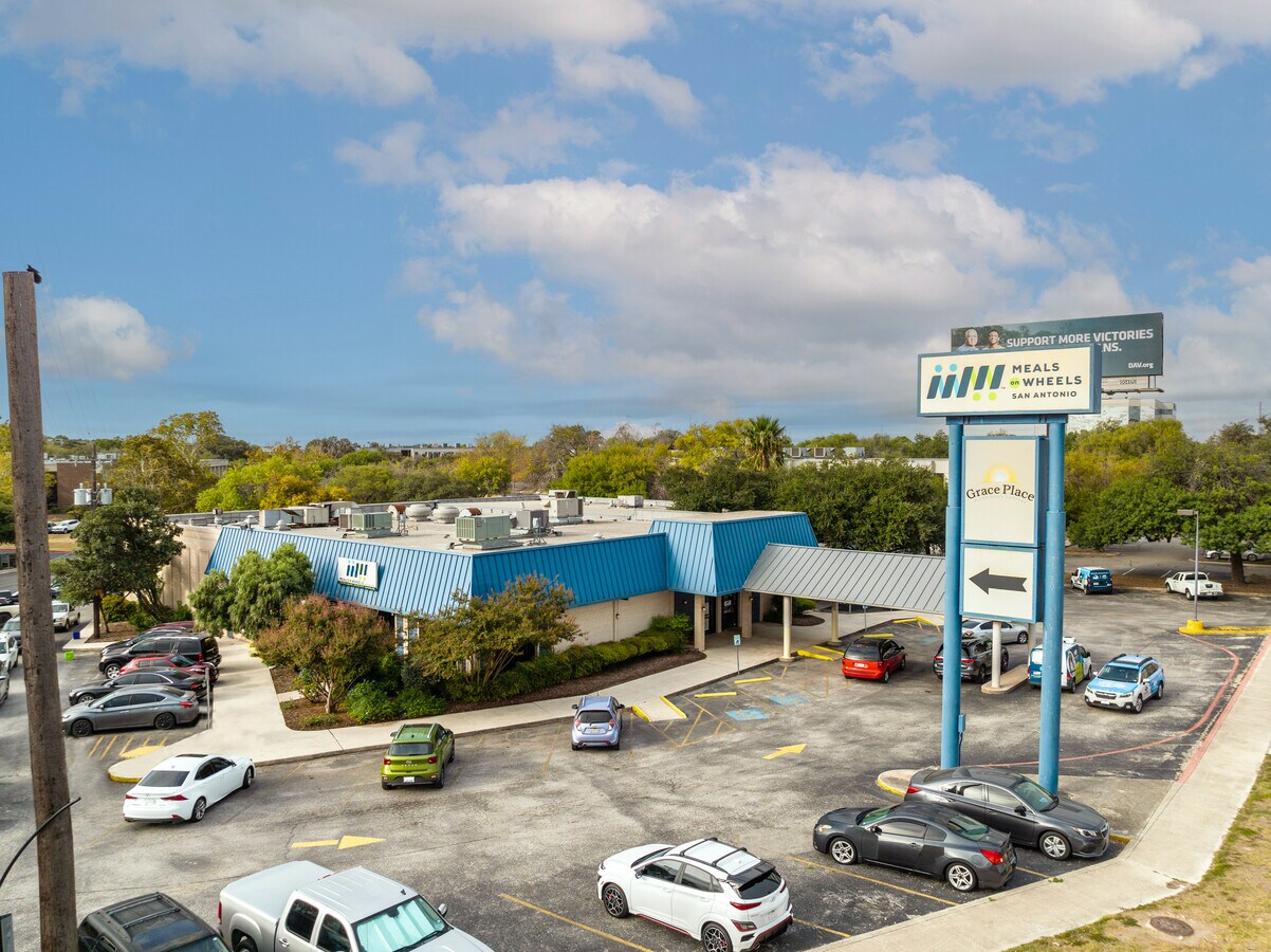 4306 NW Loop 410, San Antonio, TX 78229 - Retail for Sale | LoopNet