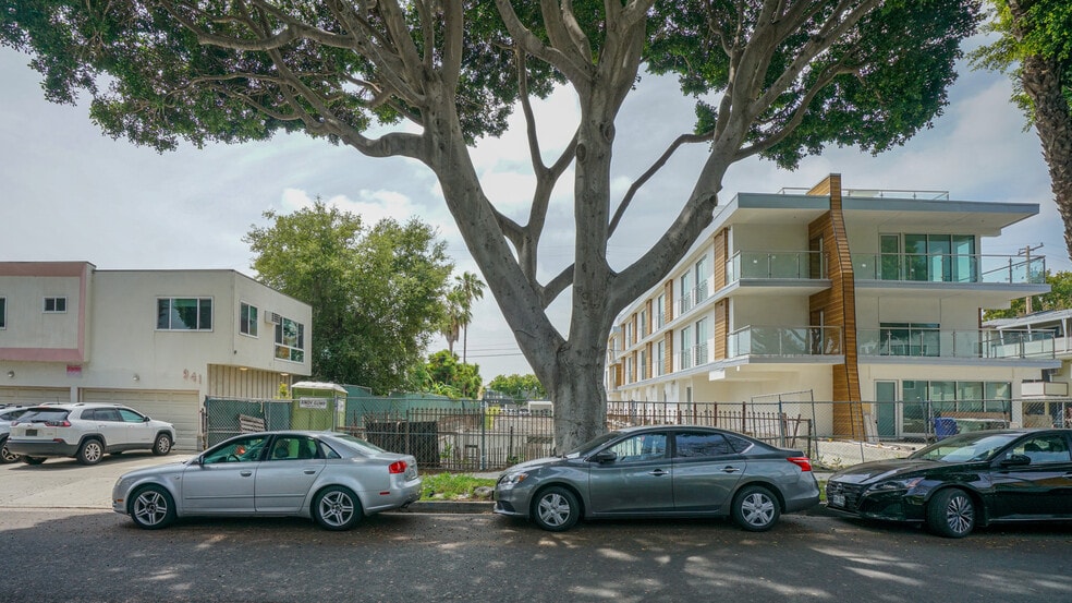 944 N Ogden Drive and 947 N Genesee Ave - West Hollywood, CA for Sale | LoopNet