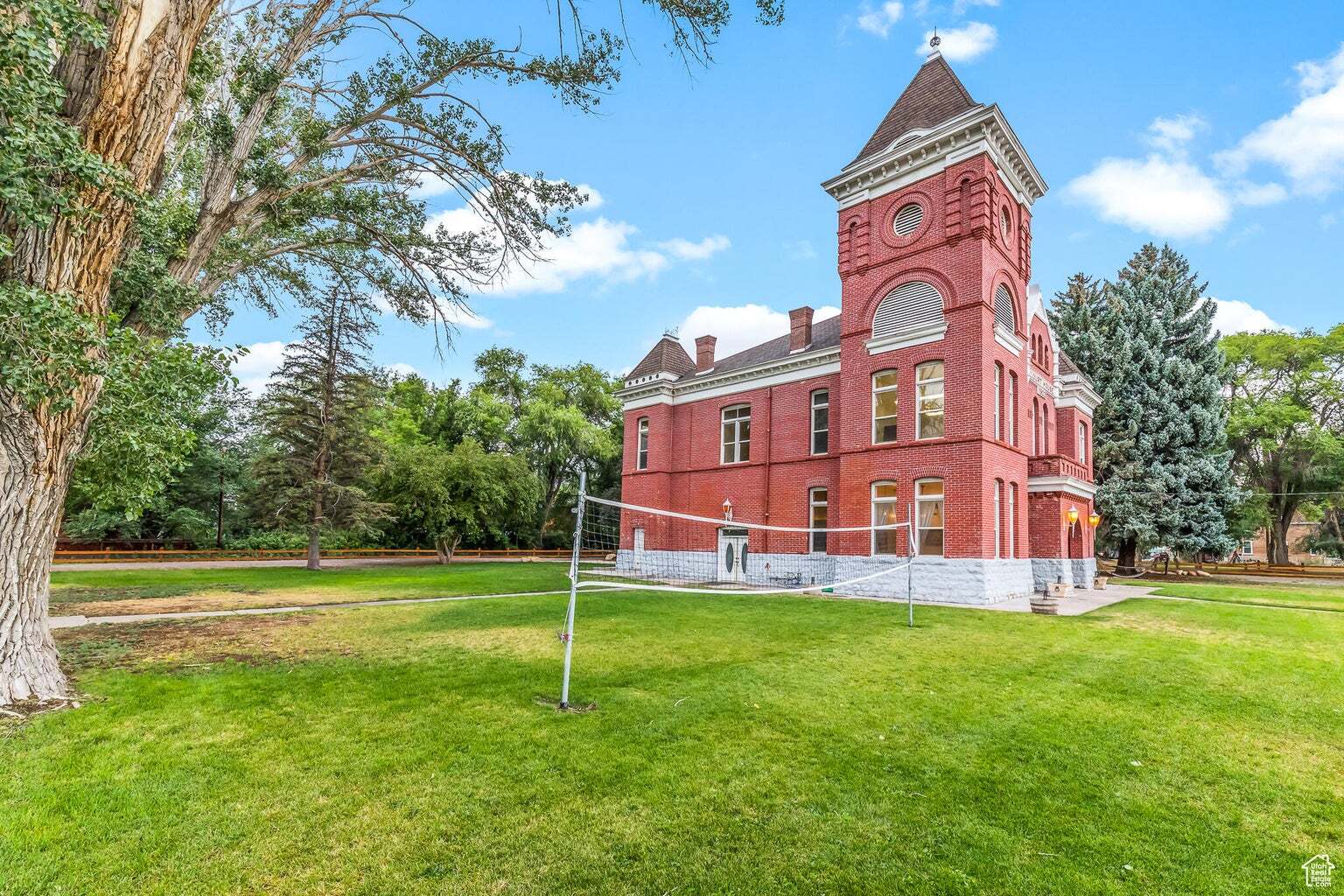 21 Main St, Junction, UT 84740 - Junction Courthouse | LoopNet