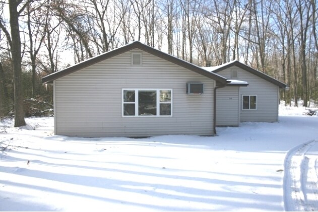 1311 N Clare Ave, Harrison, MI 48625 | LoopNet