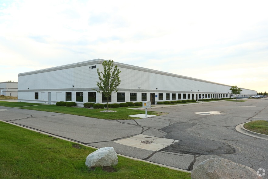 11301 Metro Airport Center Dr, Romulus, MI 48174 | LoopNet