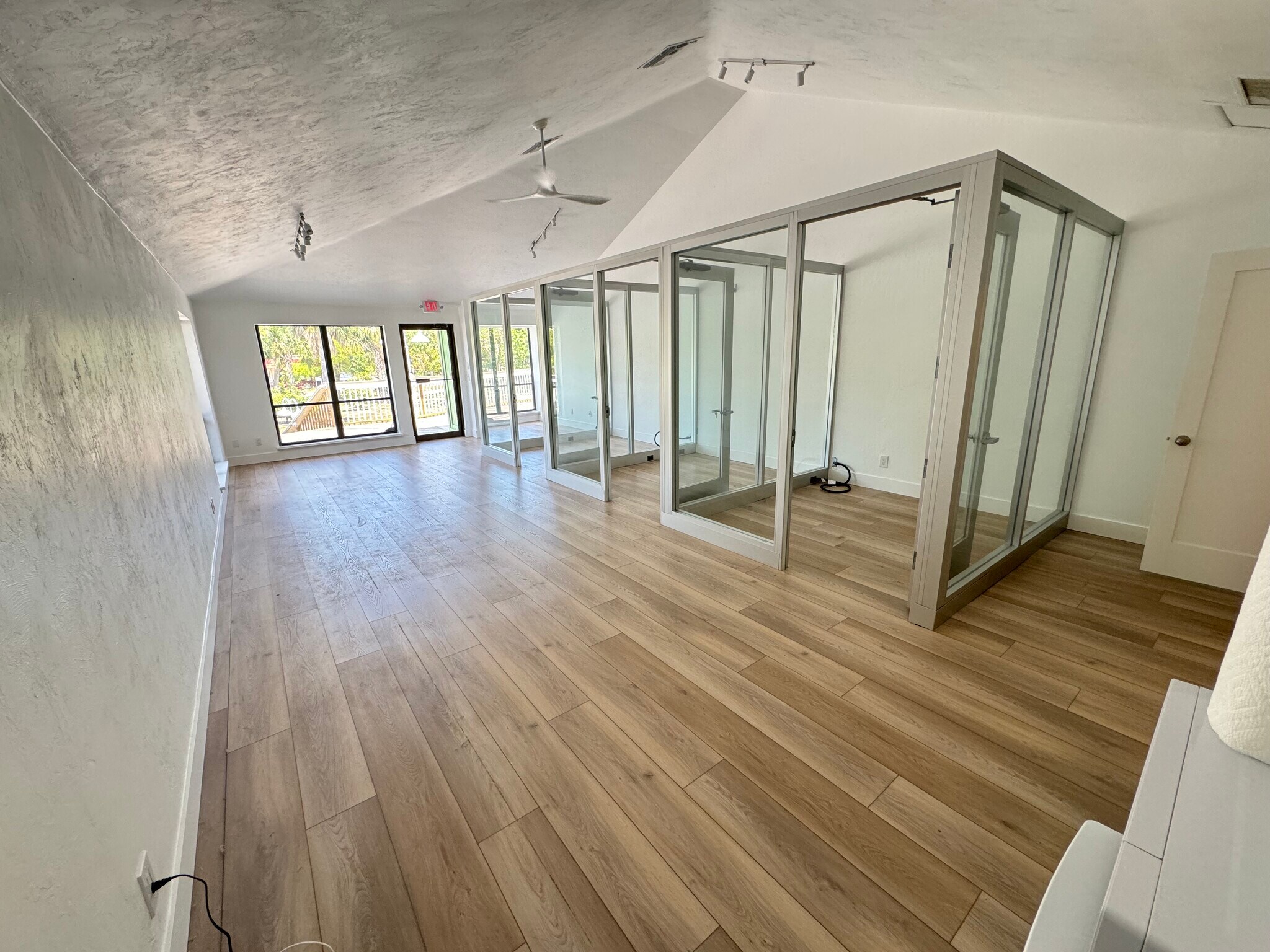 1101 Periwinkle Way, Sanibel, FL 33957 - Unit 104 | LoopNet