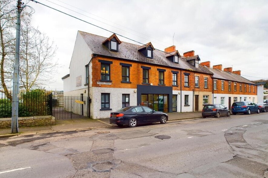 8 Savages Ter, Newry, BT35 6AT | LoopNet