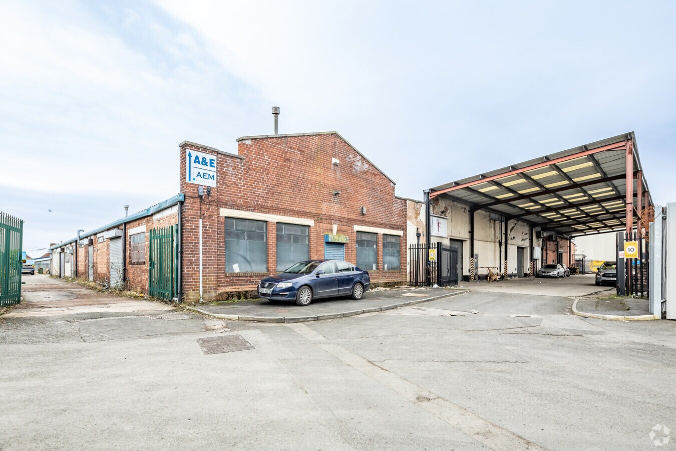 Grey St, Denton, M34 3RU | LoopNet