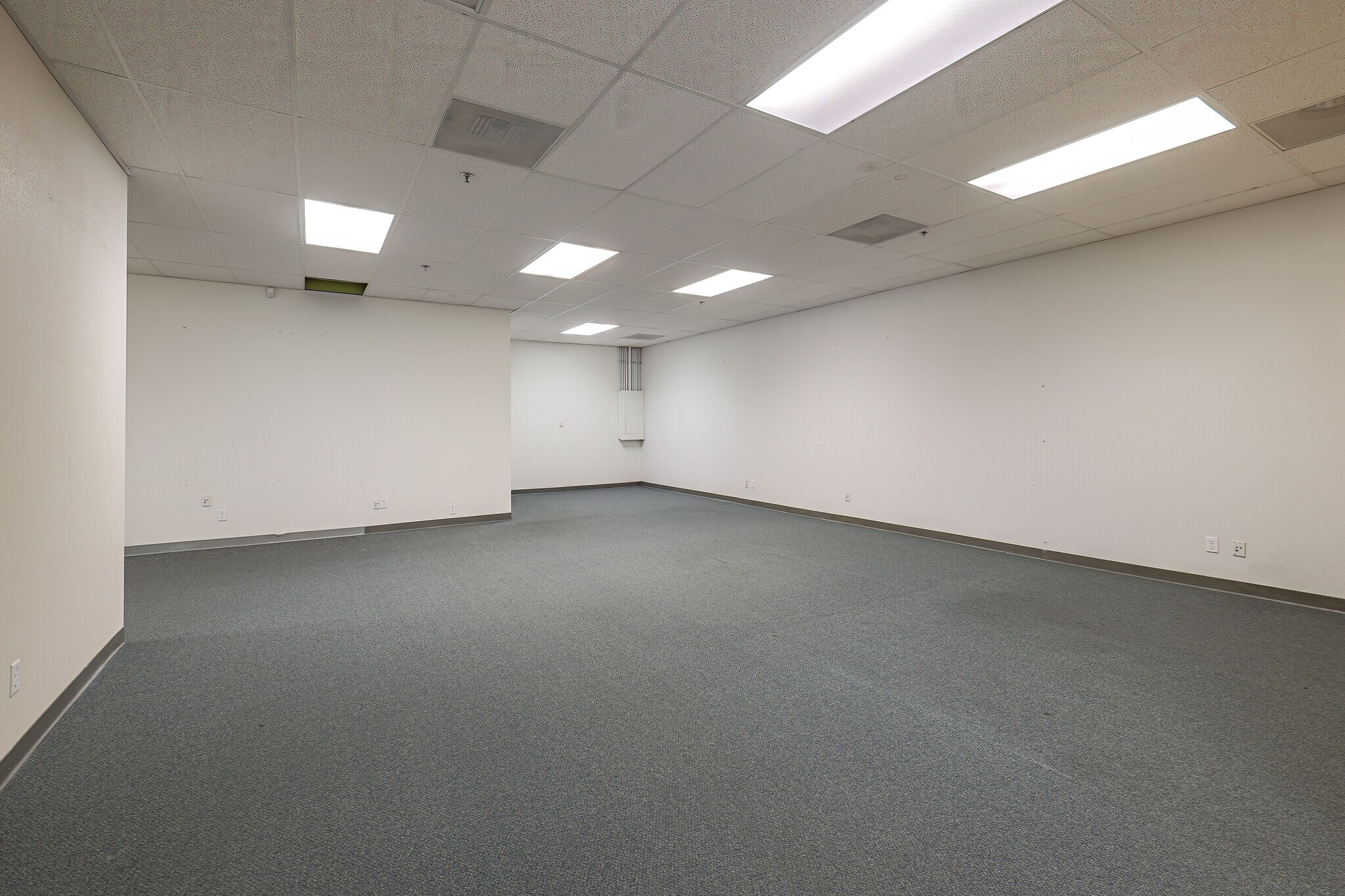 731-779 E Yosemite Ave, Merced, CA 95340 - Promenade Center | LoopNet