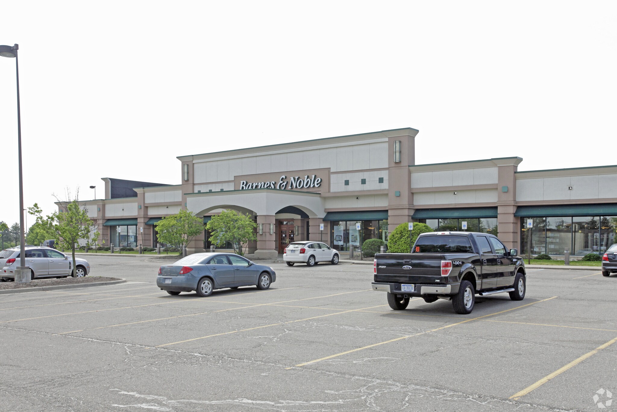 2800 S Rochester Rd, Rochester Hills, MI 48307 - Barnes & Noble ...