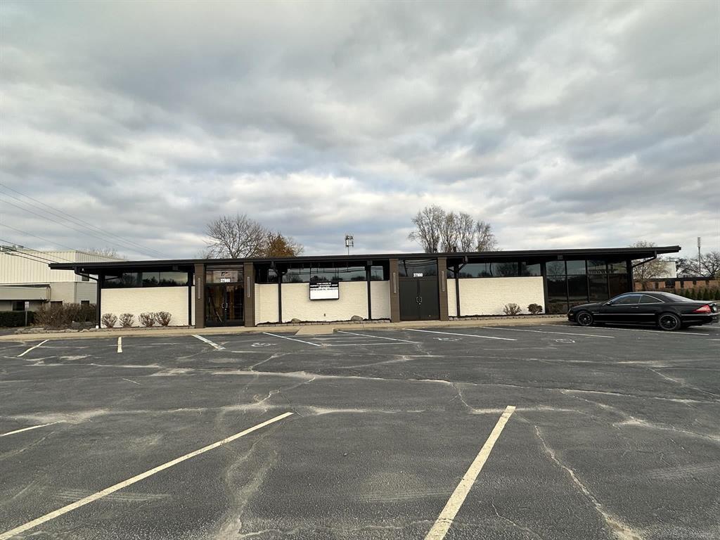 37800 Mound Rd, Sterling Heights, MI 48310 | LoopNet