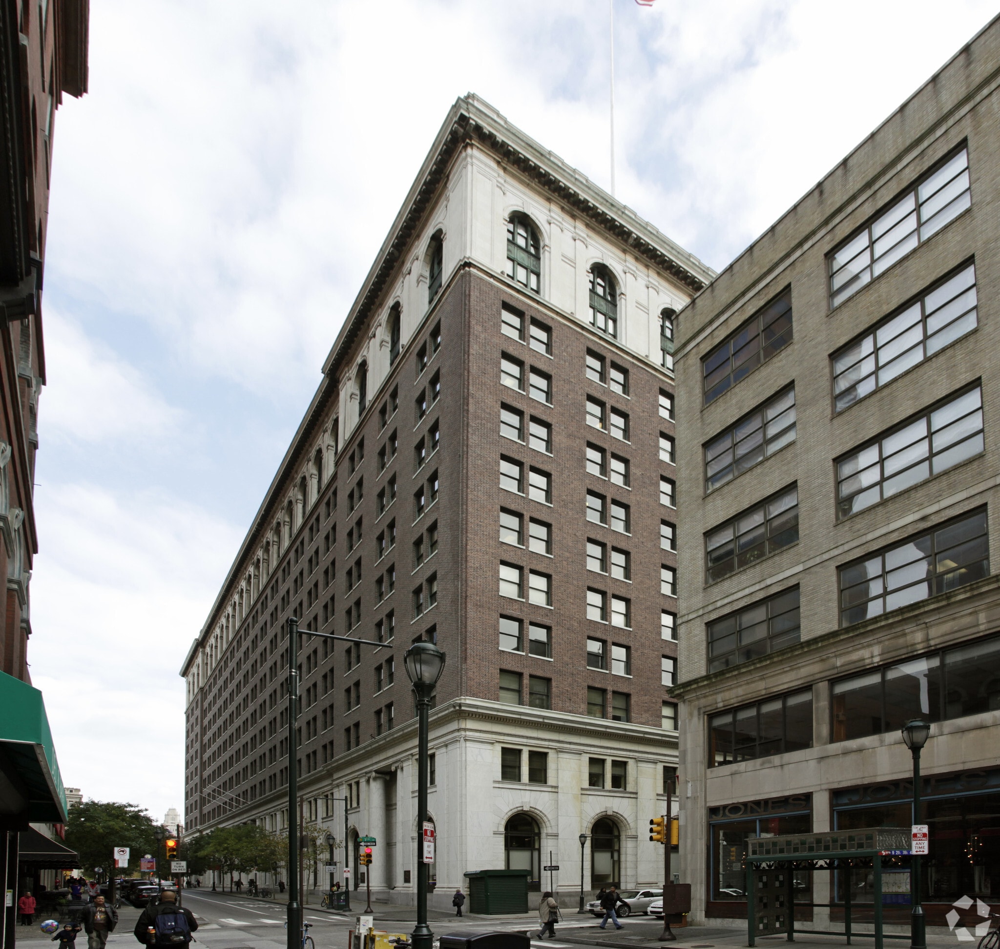 600 Chestnut St, Philadelphia, PA 19106 - Public Ledger Building | LoopNet