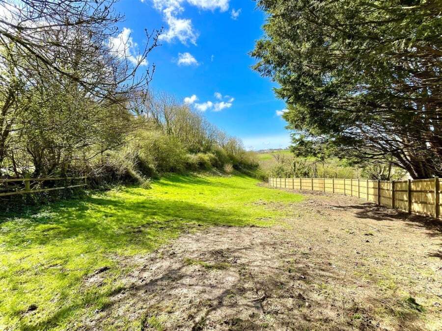 Chestwood, Bishops Tawton, EX32 0AY | LoopNet