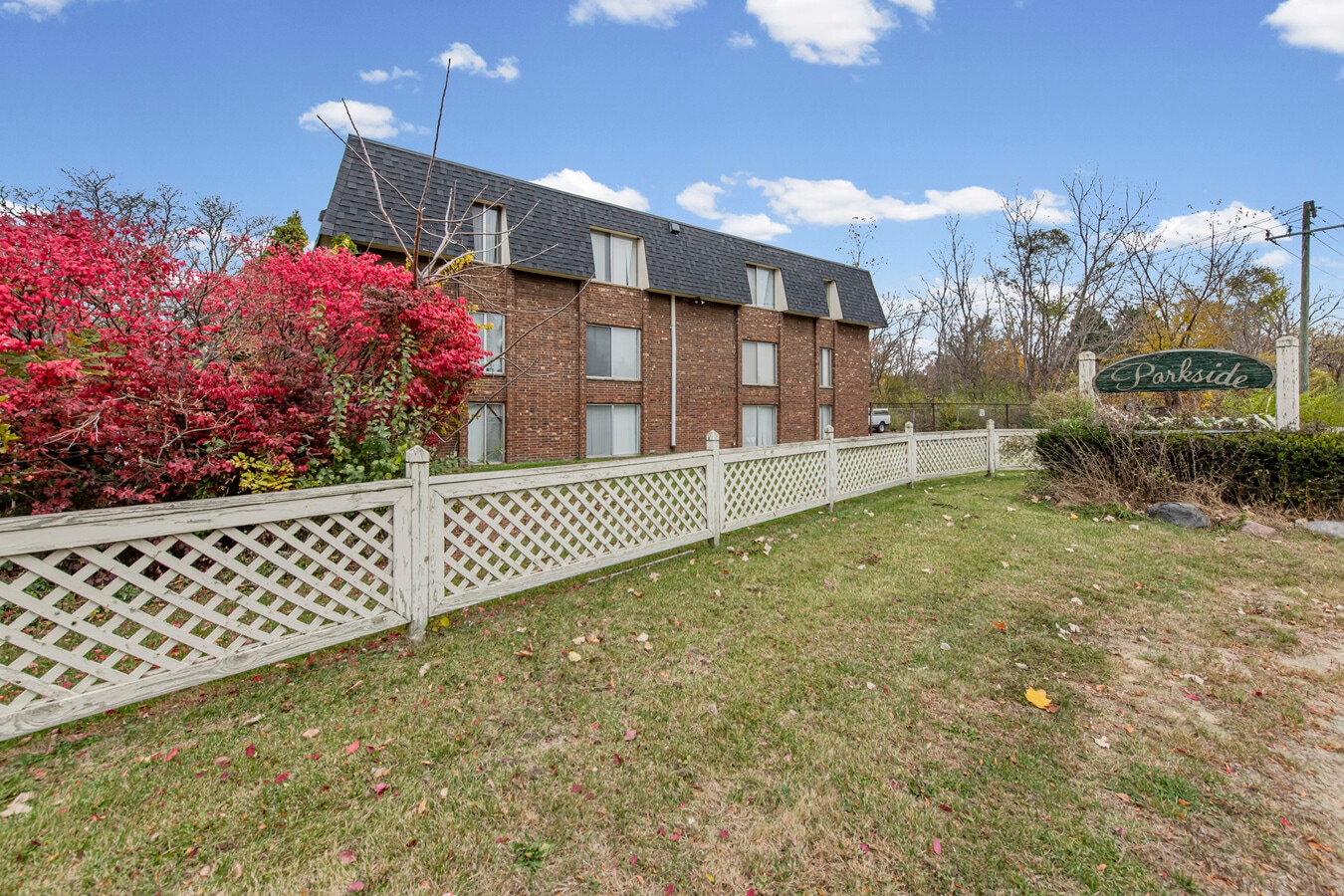 23740 Fenkell St, Detroit, MI 48223 - Parkside Apartments | LoopNet