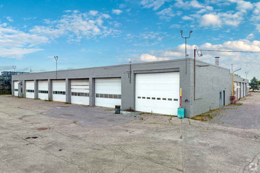 894 Ritson Rd N, Oshawa, ON L1G 6Z4 | LoopNet