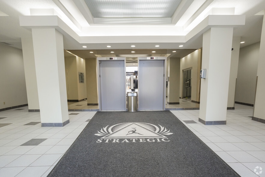 1121 Centre St NW, Calgary, AB T2E 7K6 - Centre 11 | LoopNet