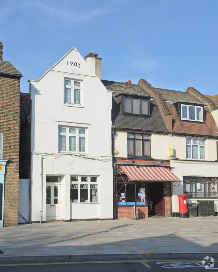 24-24B Broadway, Rainham, LND RM13 9YW | LoopNet